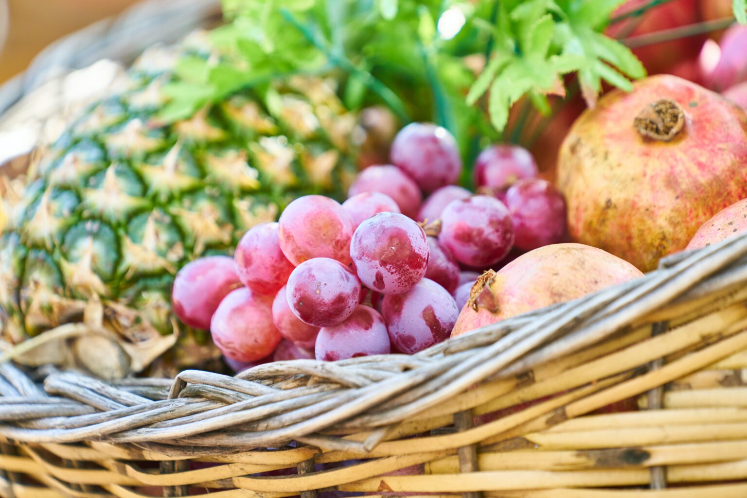What Fruits Blend Well with Grapes: Perfect Pairings for Your Smoothie ...